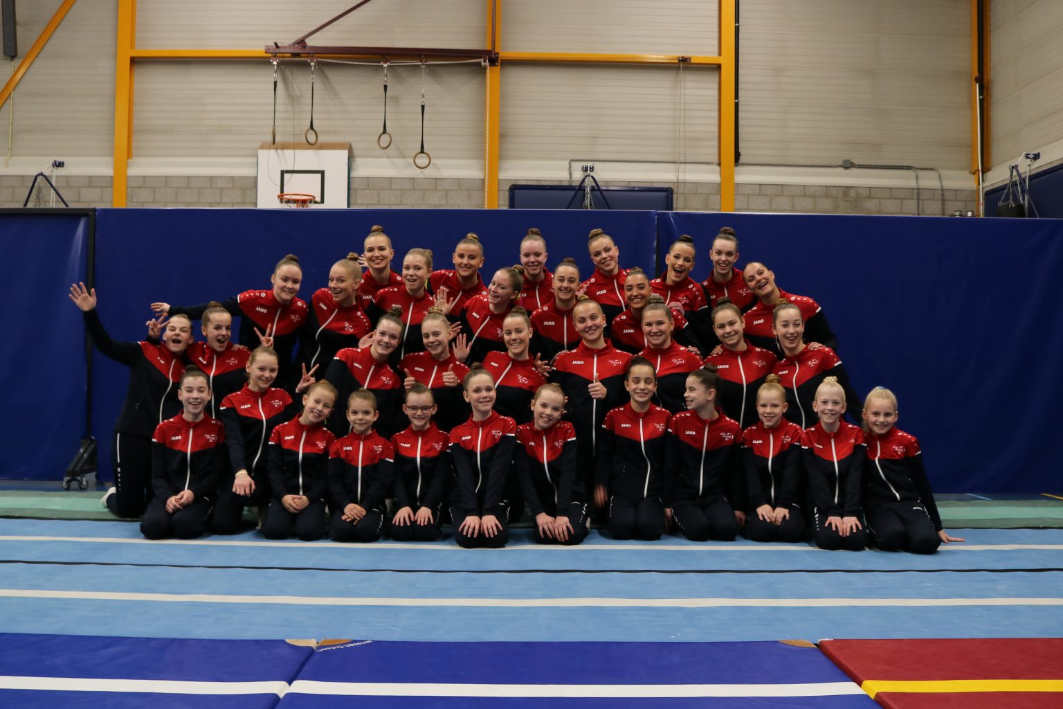 Teampresentatie wedstrijdgroep acrogym 2024 – Uno Animo